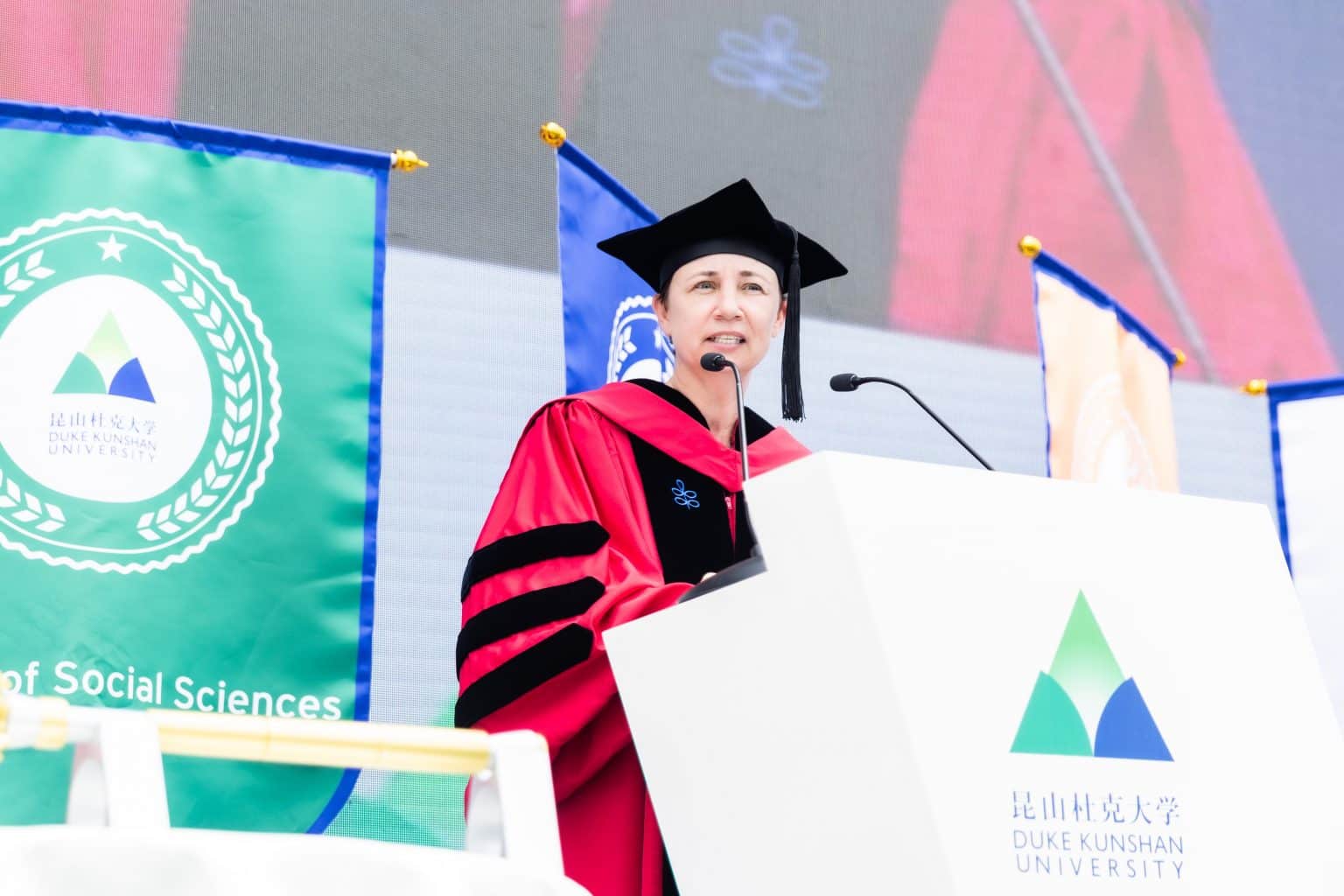 昆山杜克大学教师荣获杰出女性奖 - News | Duke Kunshan University